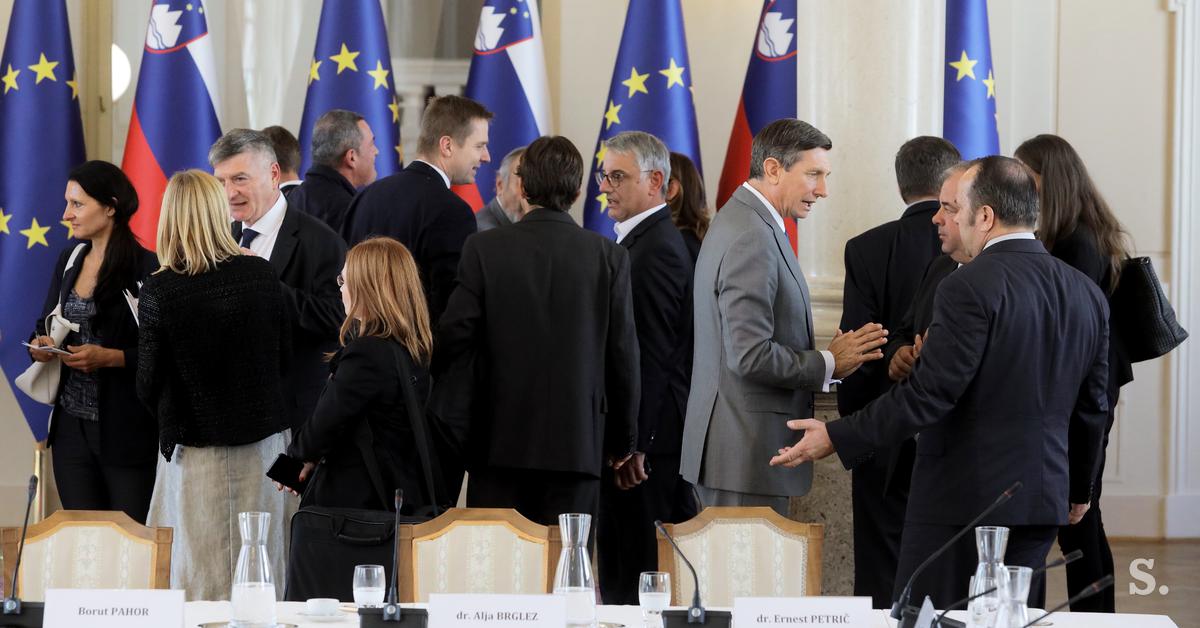 Ustavni pravniki za uvedbo absolutnega prednostnega glasu, pogojno za ... Ustavni pravniki za uvedbo absolutnega prednostnega glasu, pogojno za ...