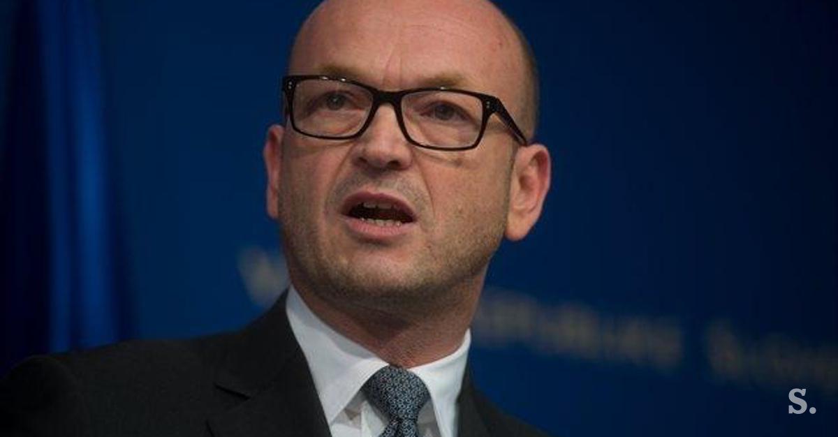 Guverner Jazbec: Slaba banka deluje prepočasi - siol.net