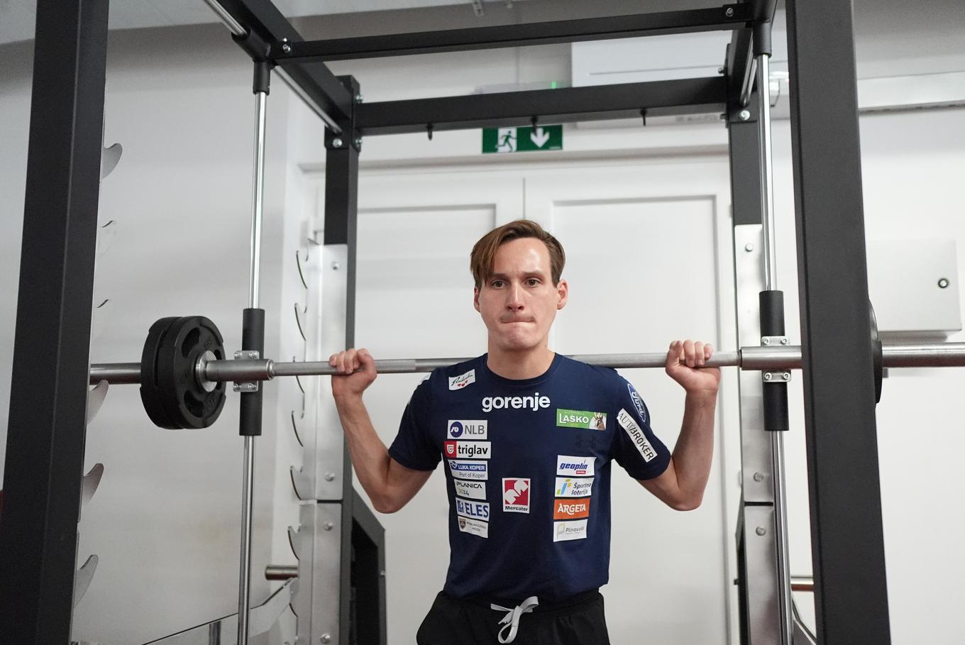 Domen Prevc dobil pospešek - siol.net