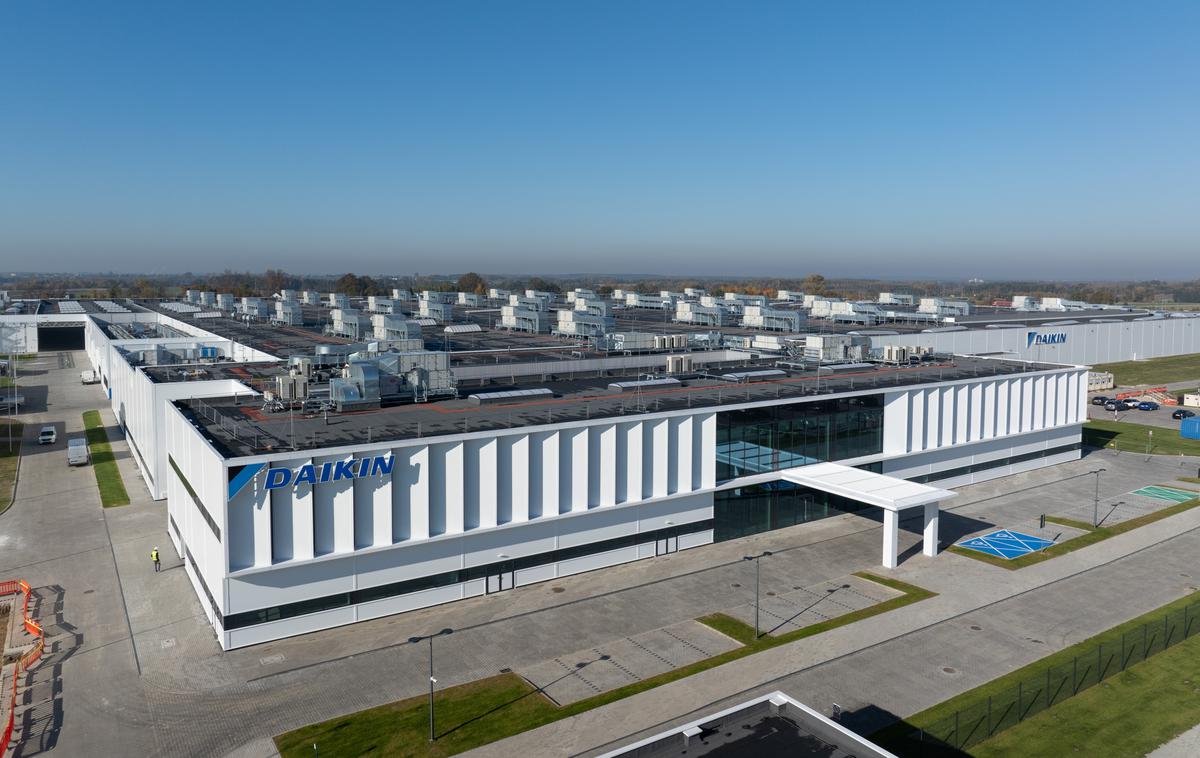 Daikin odpira nov proizvodni obrat za toplotne črpalke na Poljskem ...
