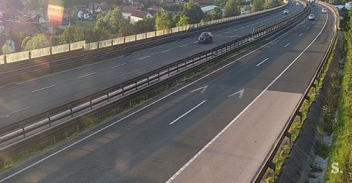 Na slovenskih cestah ni večjih posebnosti #video - siol.net