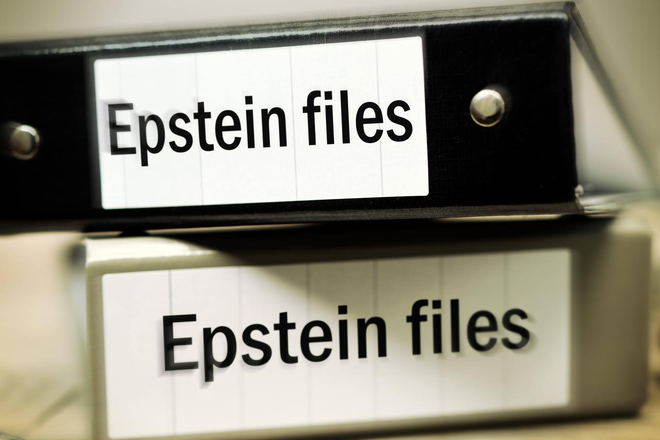 Vse morajo objaviti: Trump podpisal zakon za objavo Epsteinovih dosjejev - siol.net