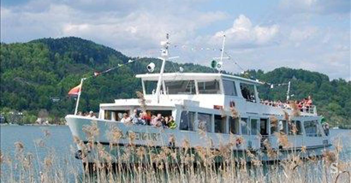 Vrbsko jezero z gradom »Ostri vrh« - siol.net
