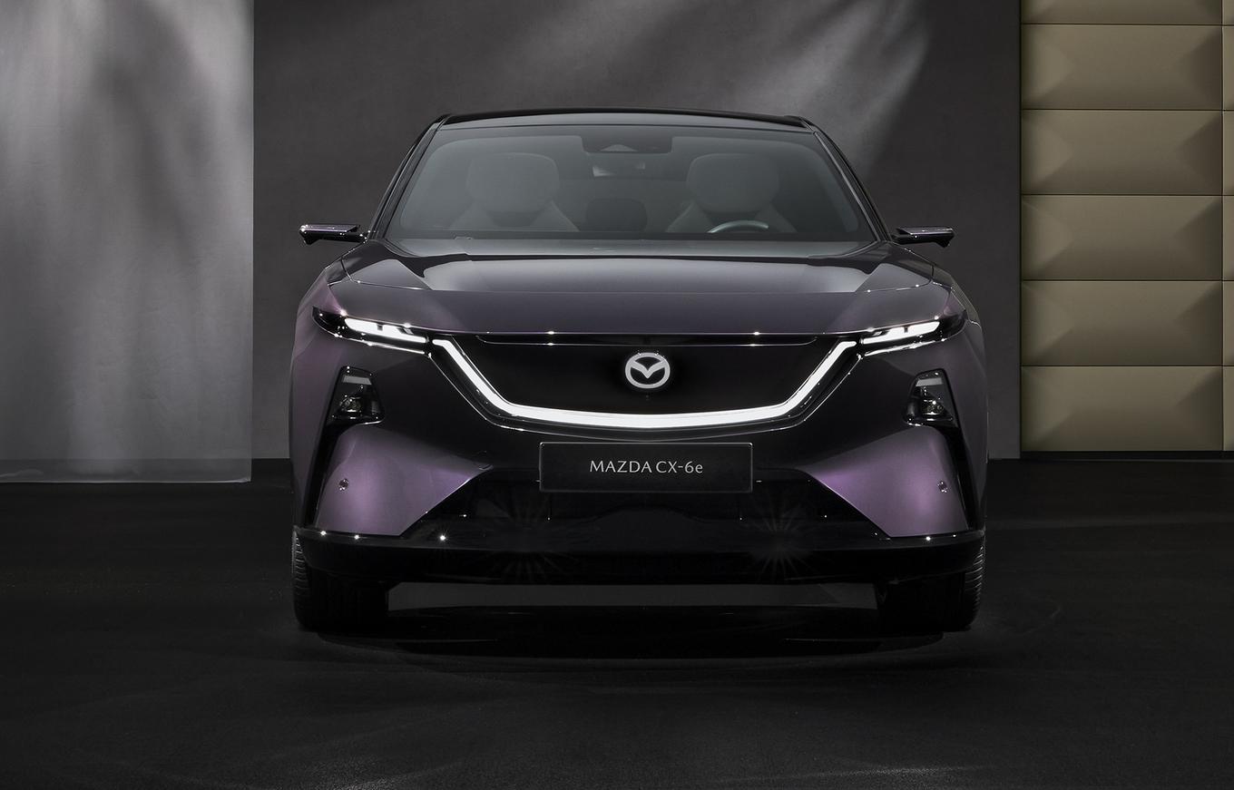 Mazdin osupljiv SUV: tehnična pomoč Kitajcev, v notranjosti velik zaslon #foto - siol.net