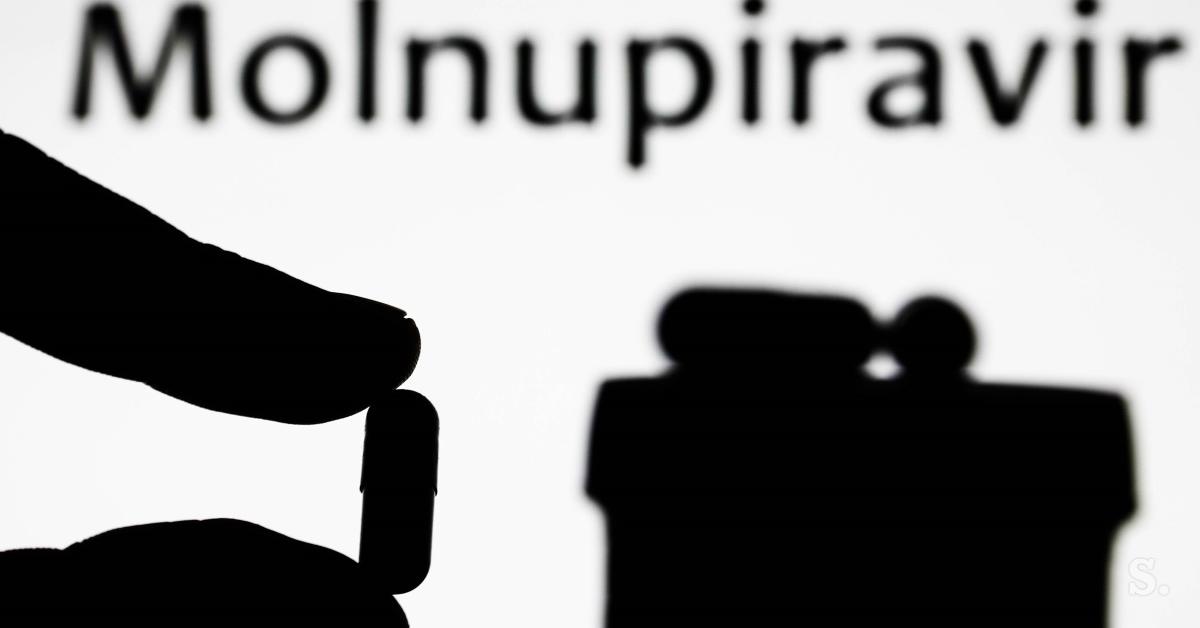 Palec gor, ki ga čaka ves svet: pomeni lahko konec pandemije covid-19 ...