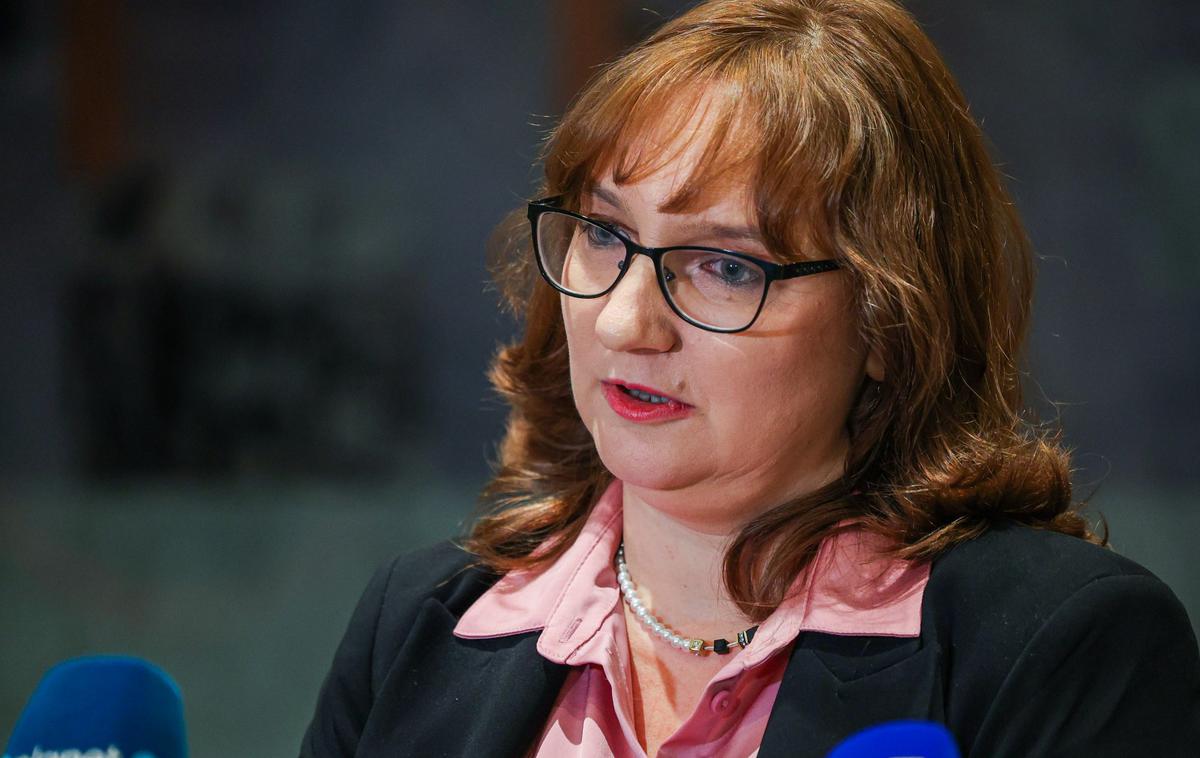 Varuhinja človekovih pravic z zahtevo za oceno ustavnosti člena ...