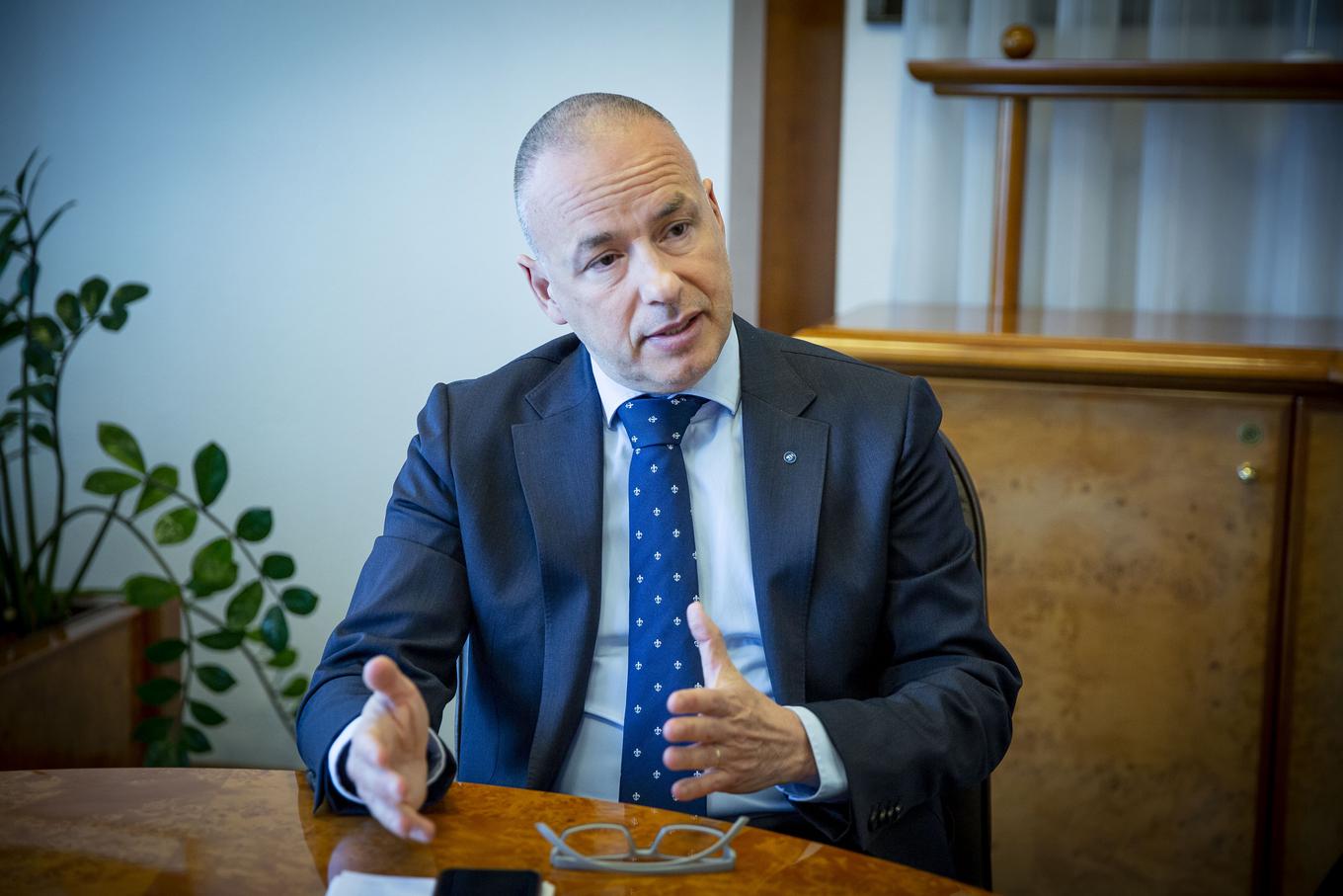 Mario Henjak: V Sloveniji je manjši delež stanovanj kupljen s pomočjo ...