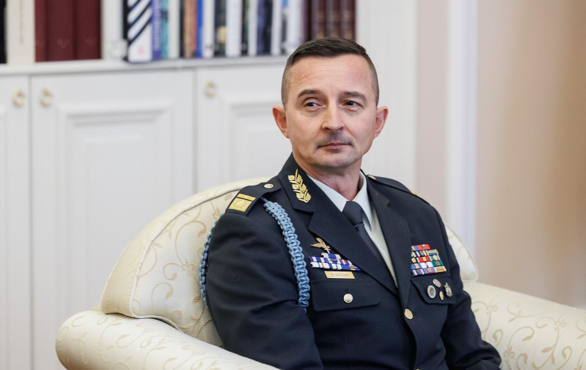 Načelnik Generalštaba SV Močnik povišan v čin generalmajorja - siol.net