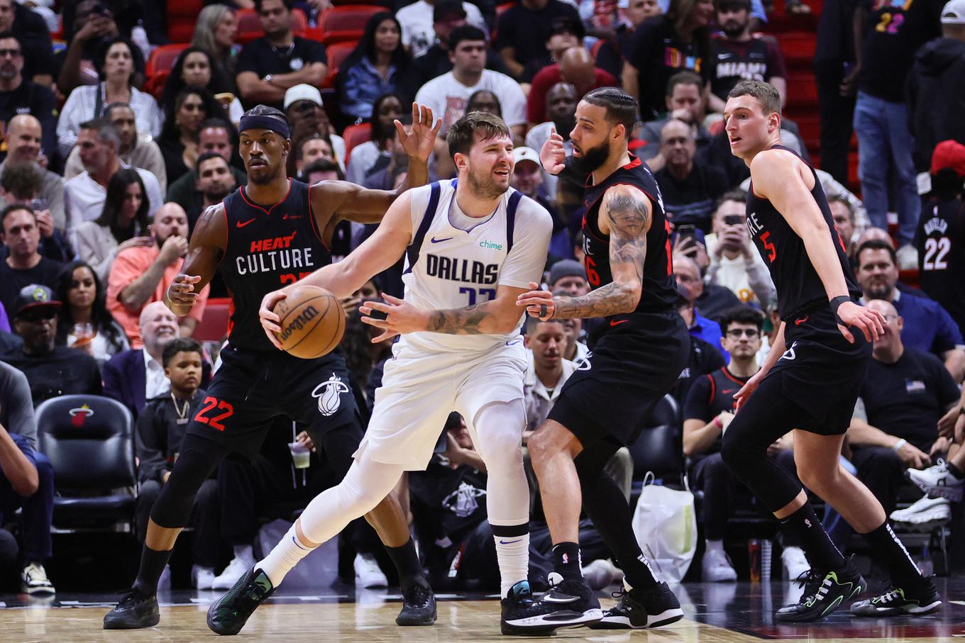 Dončić z Dallasom v Miamiju dokazal, kdo je najbolj vroč v ligi NBA # ...