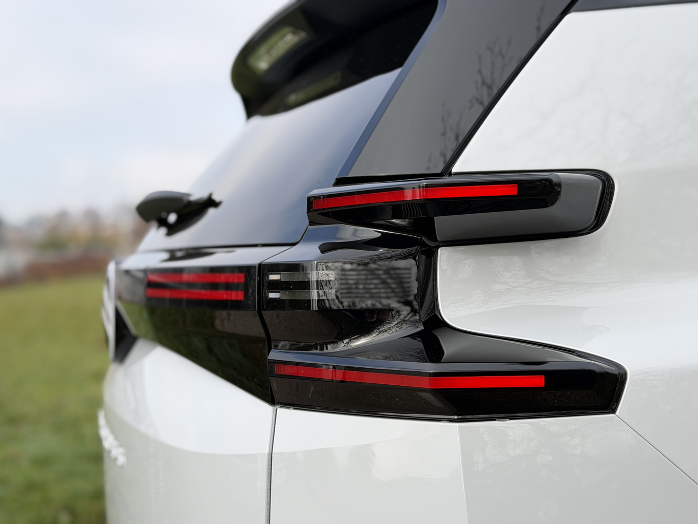 Odličen za družine, toda ozka motorna izbira in precej doplačljive ...