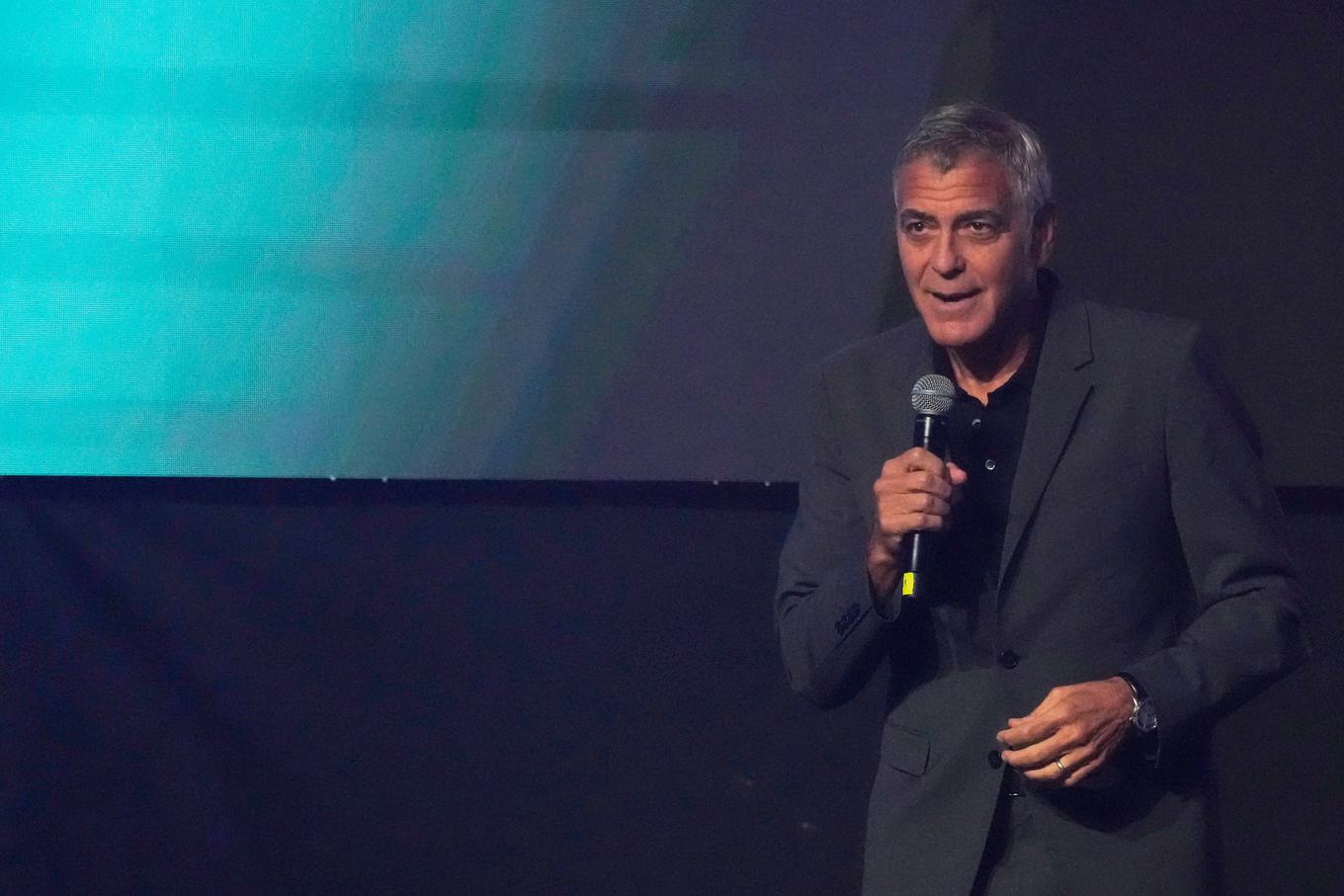 Tudi George Clooney zgrožen nad ropom muzeja Louvre - siol.net