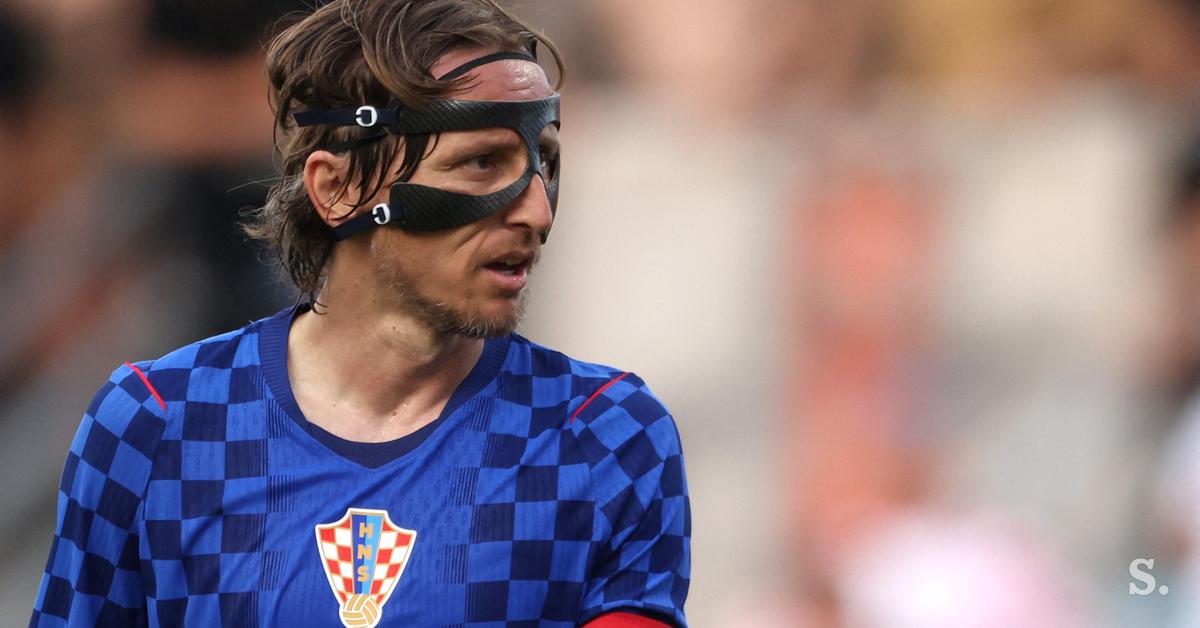 Belgija premagala Hrvaško, Modrić pisal zgodovino z zaščitno masko ...