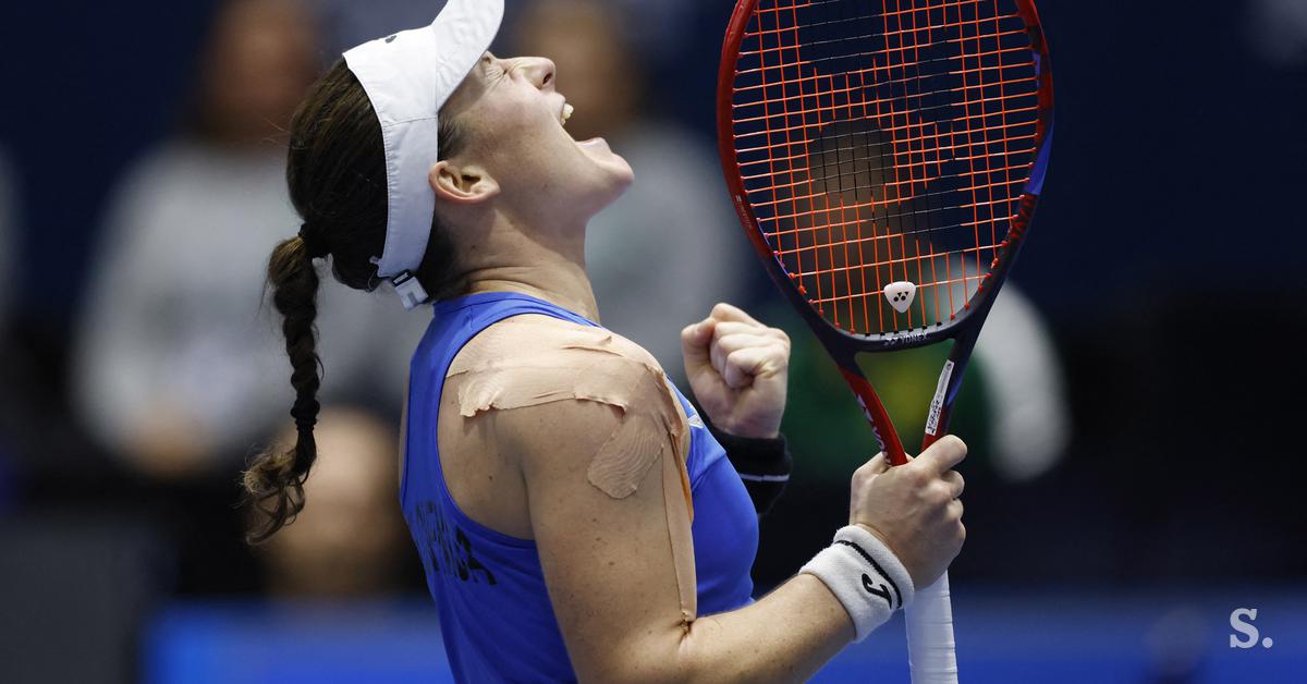 Iga Swiatek še vedno kraljuje na vrhu lestvice, Slovenija brez prve stoterice - siol.net