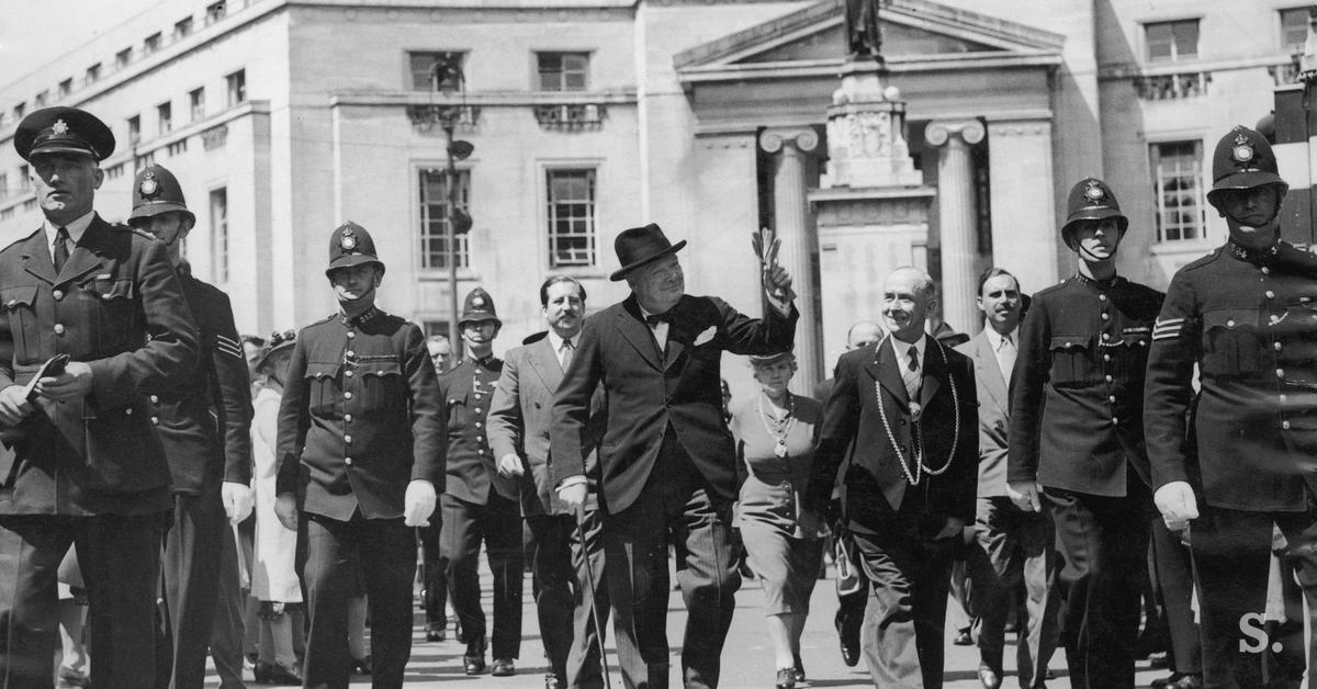 Britanski buldog, ki je prvi "zagrizel" v Hitlerja - siol.net