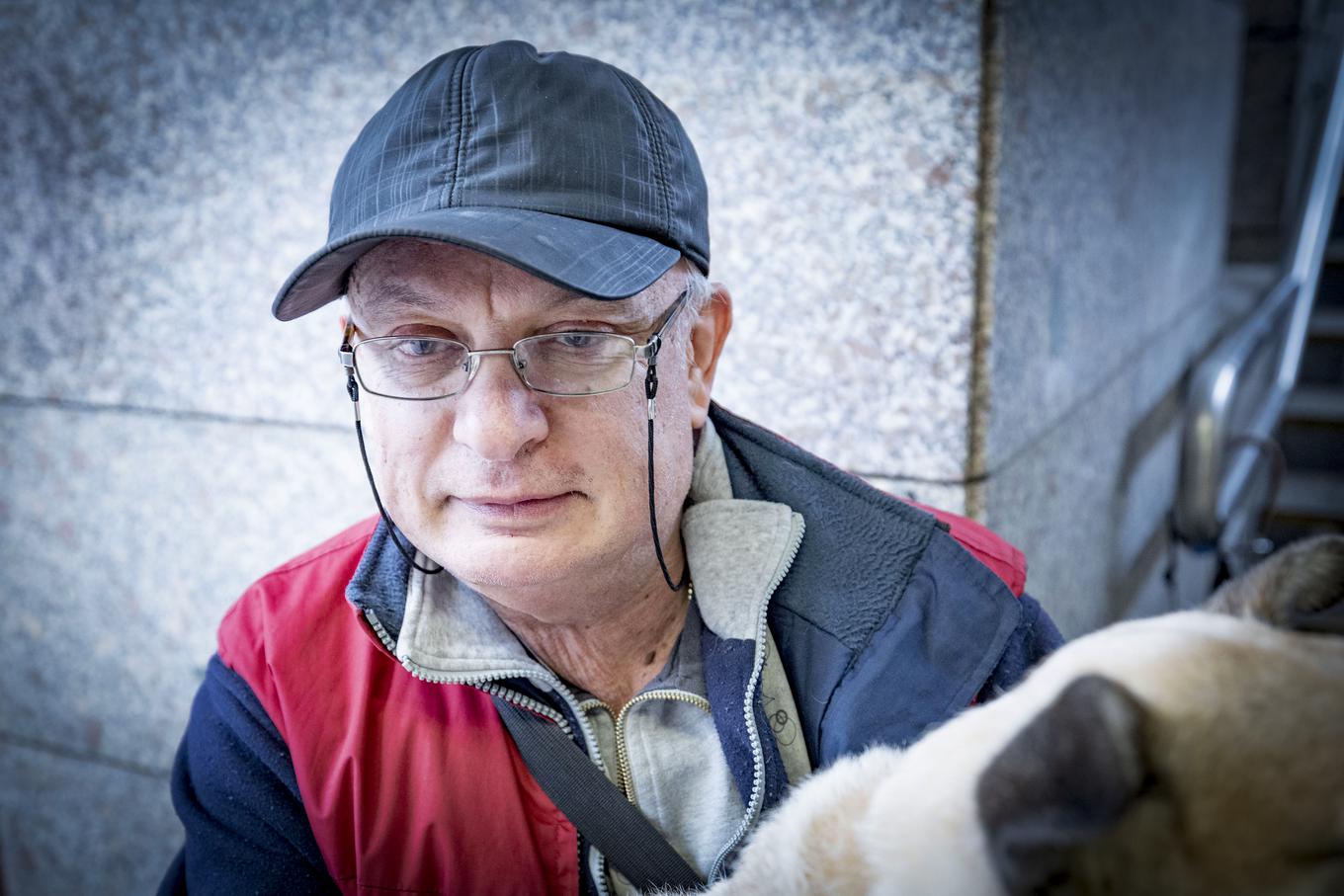 Gospod Boris in kuža Tobi, zvesta prijatelja, ki ju srečamo v podhodu ...