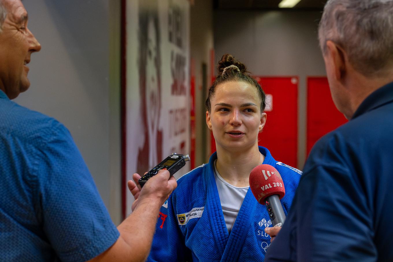 Kaja Kajzer zmago prekratka za četrtfinale - siol.net
