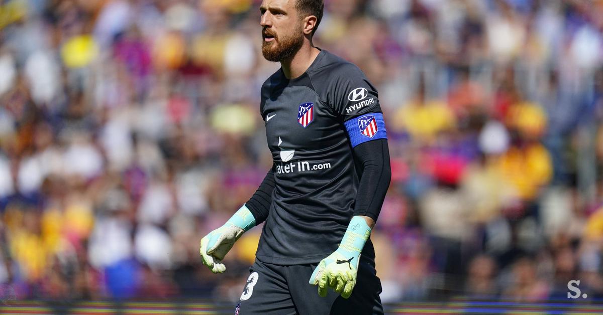 Jan Oblak delil fotografijo s svojo izbranko #foto - siol.net