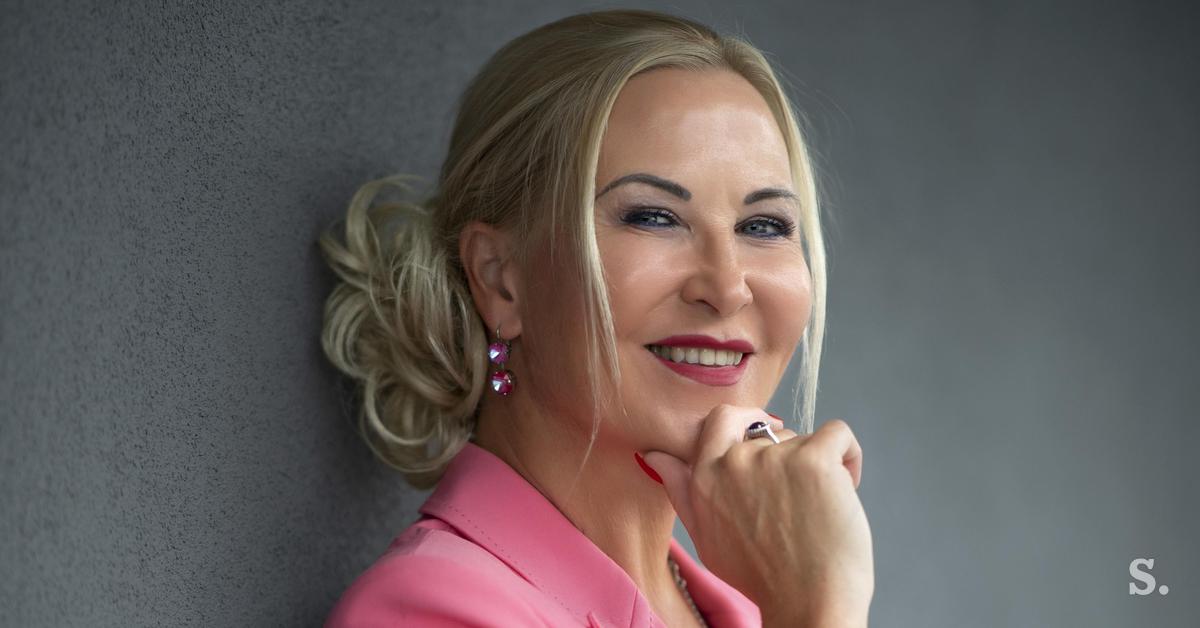 Lucija Mulej: 3. svetovna vojna se je že začela. V tvojem telefonu ...