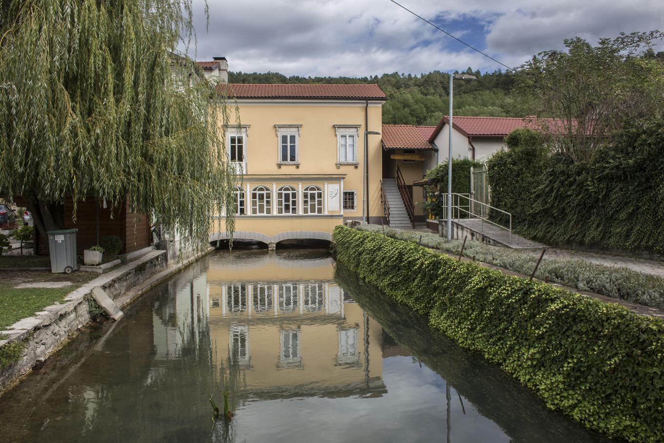 Nekdaj znameniti zeleni vrt Trsta danes kulinarični biser sredi Krasa ...