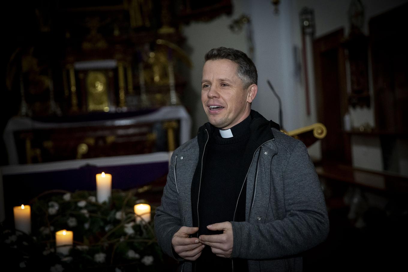 Duhovnik Jure Ferlež: Status na profilu na Facebooku lepo opiše položaj ...