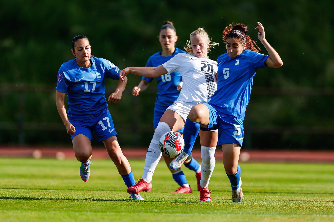 Slovenke z novo zmago naredile velik korak k neposrednemu napredovanju ...