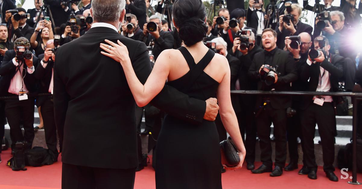 Mel Gibson v Cannesu pokazal svoje 35 let mlajše dekle - siol.net
