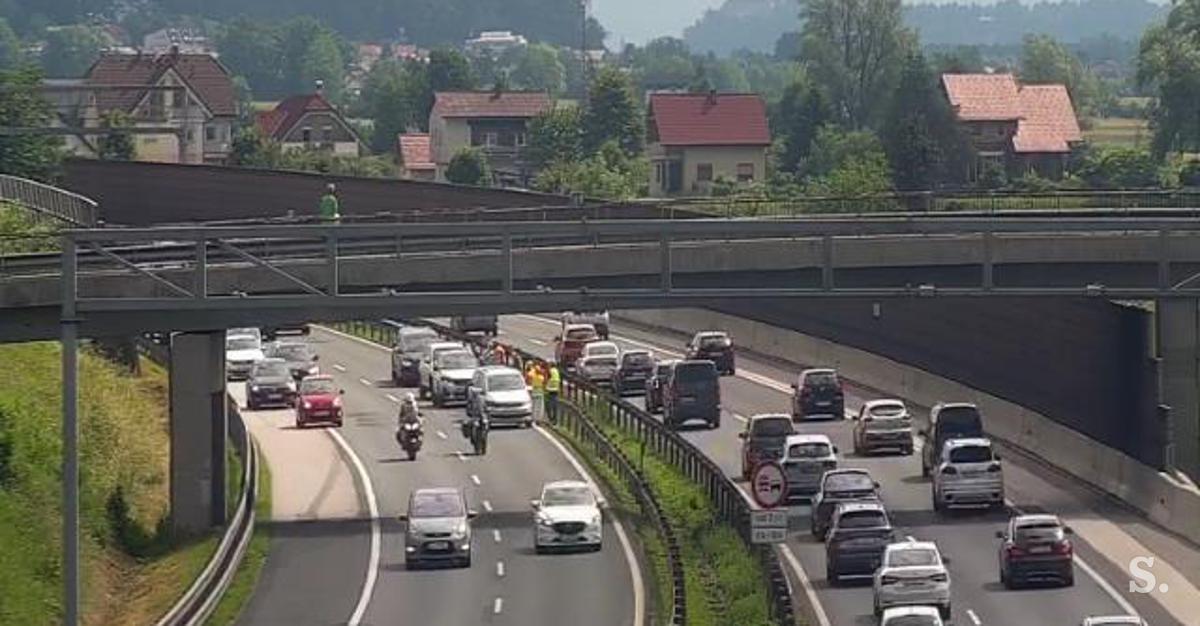 Vozniki pozor: na slovenskih cestah znova hudi zastoji - siol.net