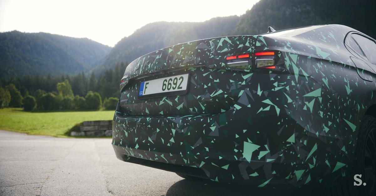 Čudežni zadek Škode, ki ga nima niti VW passat #foto - siol.net