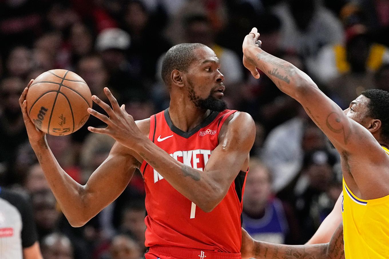 Nasmeh na obrazu Luke Dončića in zlata vredna zmaga Lakersov - siol.net